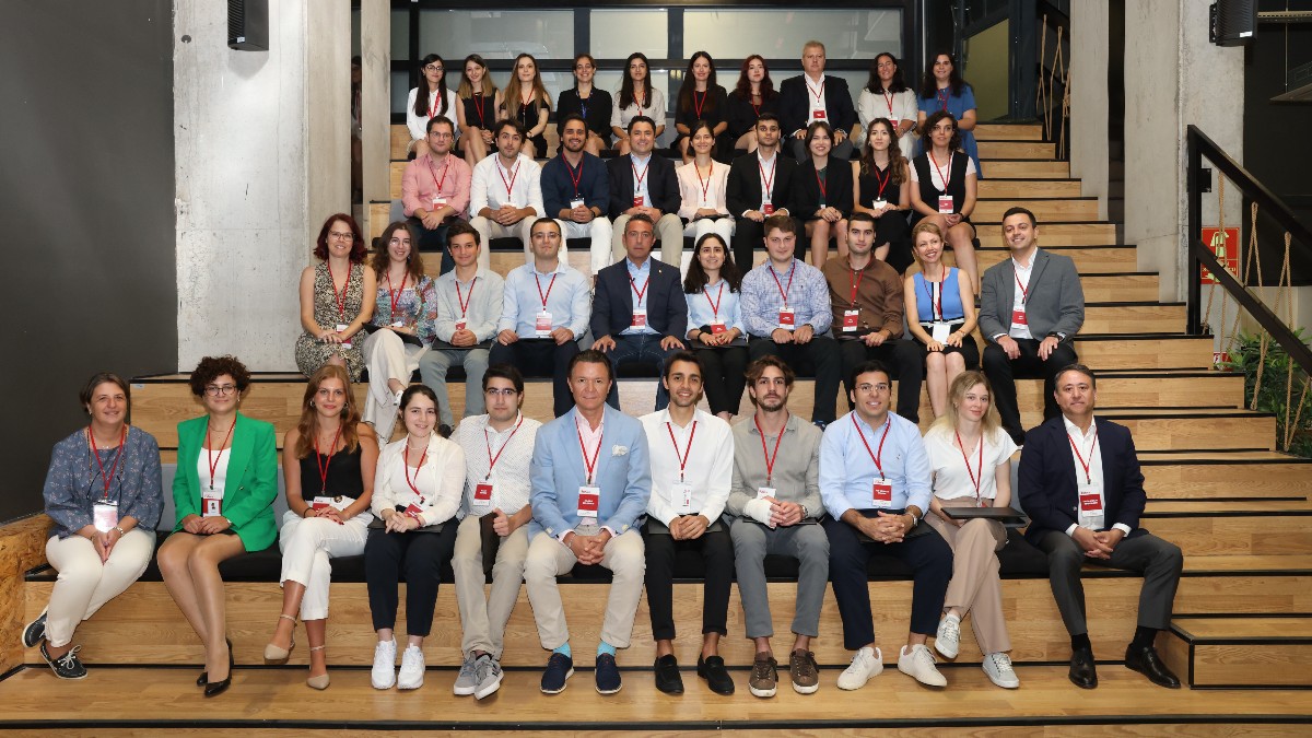 Koç Bayi - Ali Y. Koç meets with young people during “A ticket for your ...